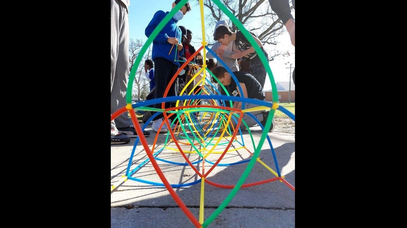 Spring Brings Grade 6 STEM Collaboration Outside