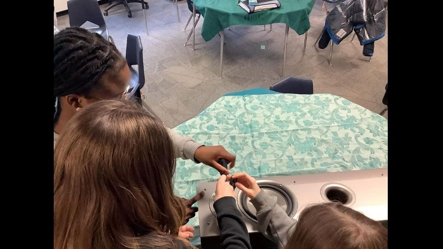 EVA Students Connect On Organized Lightning